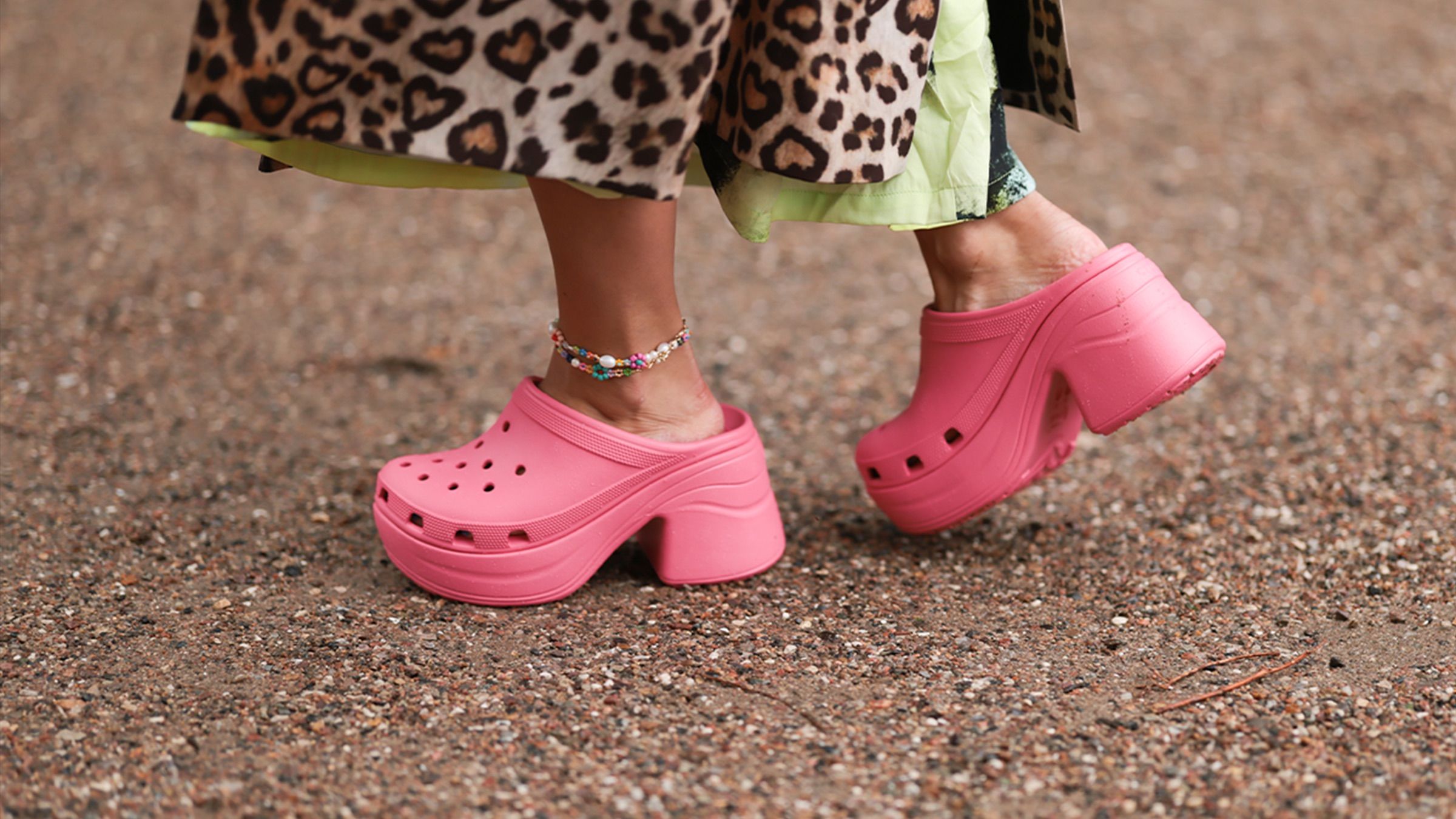 Pink crocs on feet store